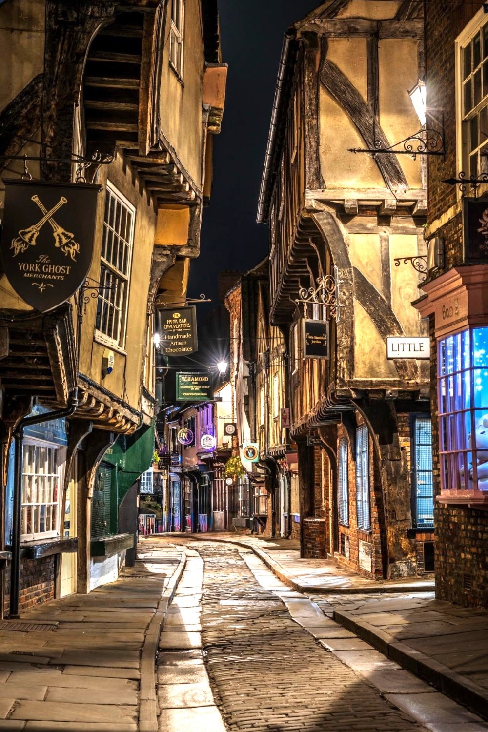 Solve The Shambles, York, England jigsaw puzzle online with 117 pieces