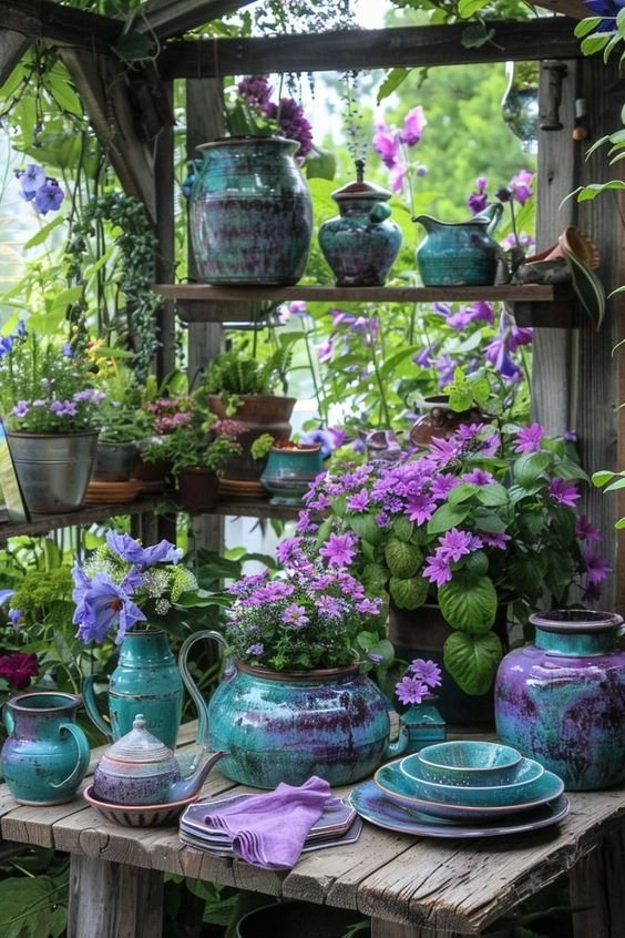 Solve purple flowers jigsaw puzzle online with 35 pieces