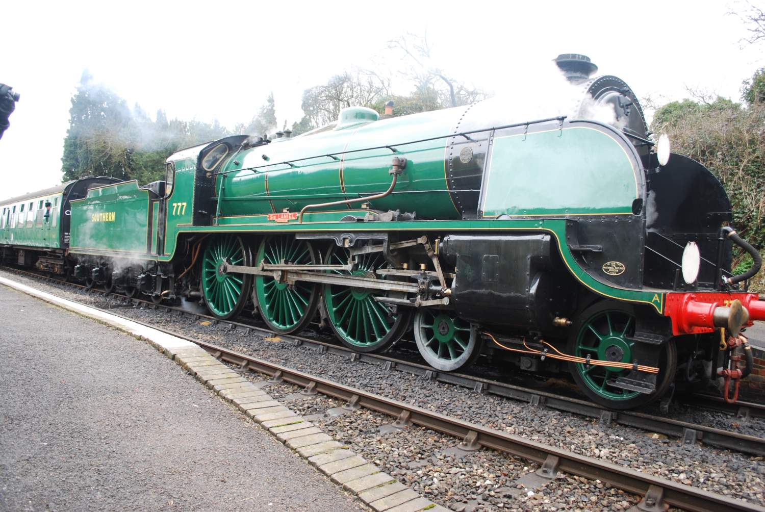 Solve SR N15 Class 4-6-0 777 Sir Lamiel. jigsaw puzzle online with 70 ...