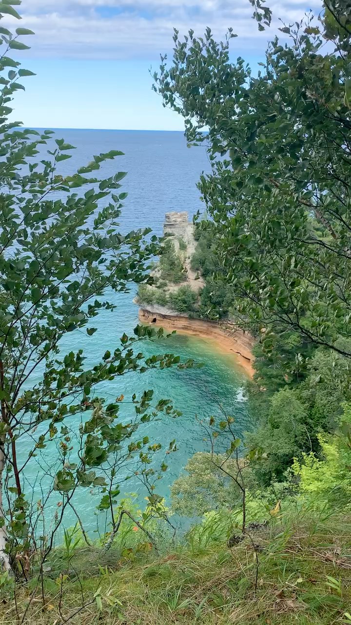 Solve Pictured Rocks national Lakeshore jigsaw puzzle online with 180 ...