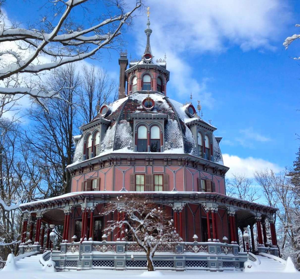 Solve Armour-Stiner Victorian Octagon House NY jigsaw puzzle online ...