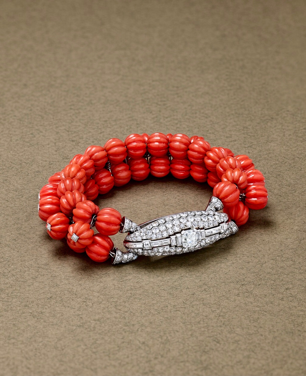Jigsaw Puzzle | 63 pieces | Cartier Art Deco diamond and coral bracelet ...