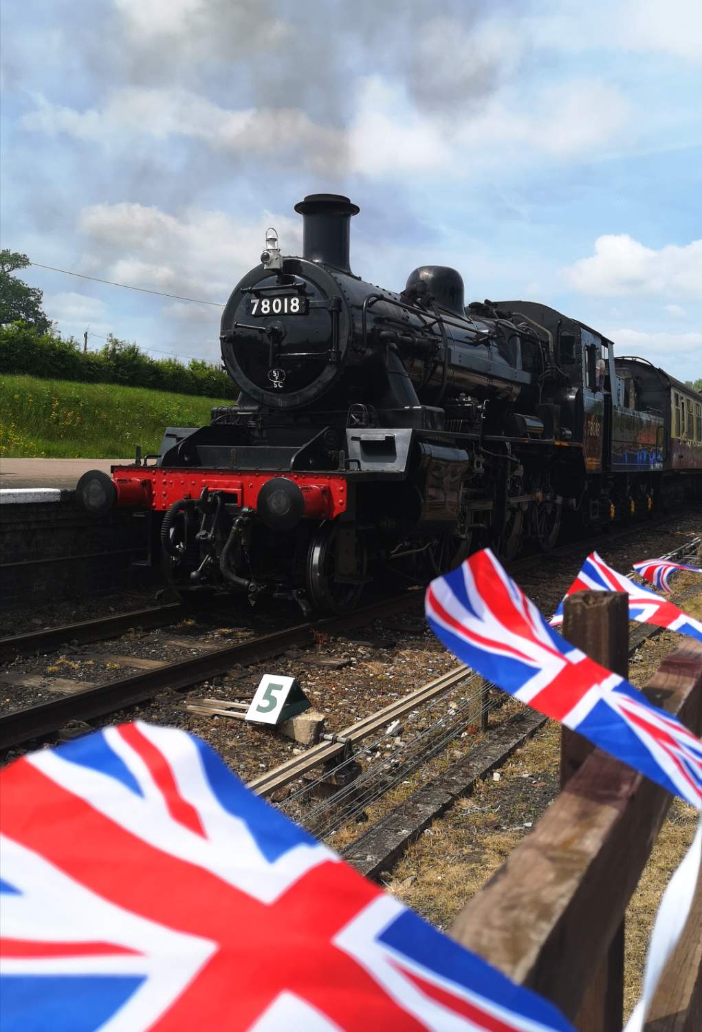 Solve BR Standard Class 2MT 2-6-0 78018. jigsaw puzzle online with 117 ...