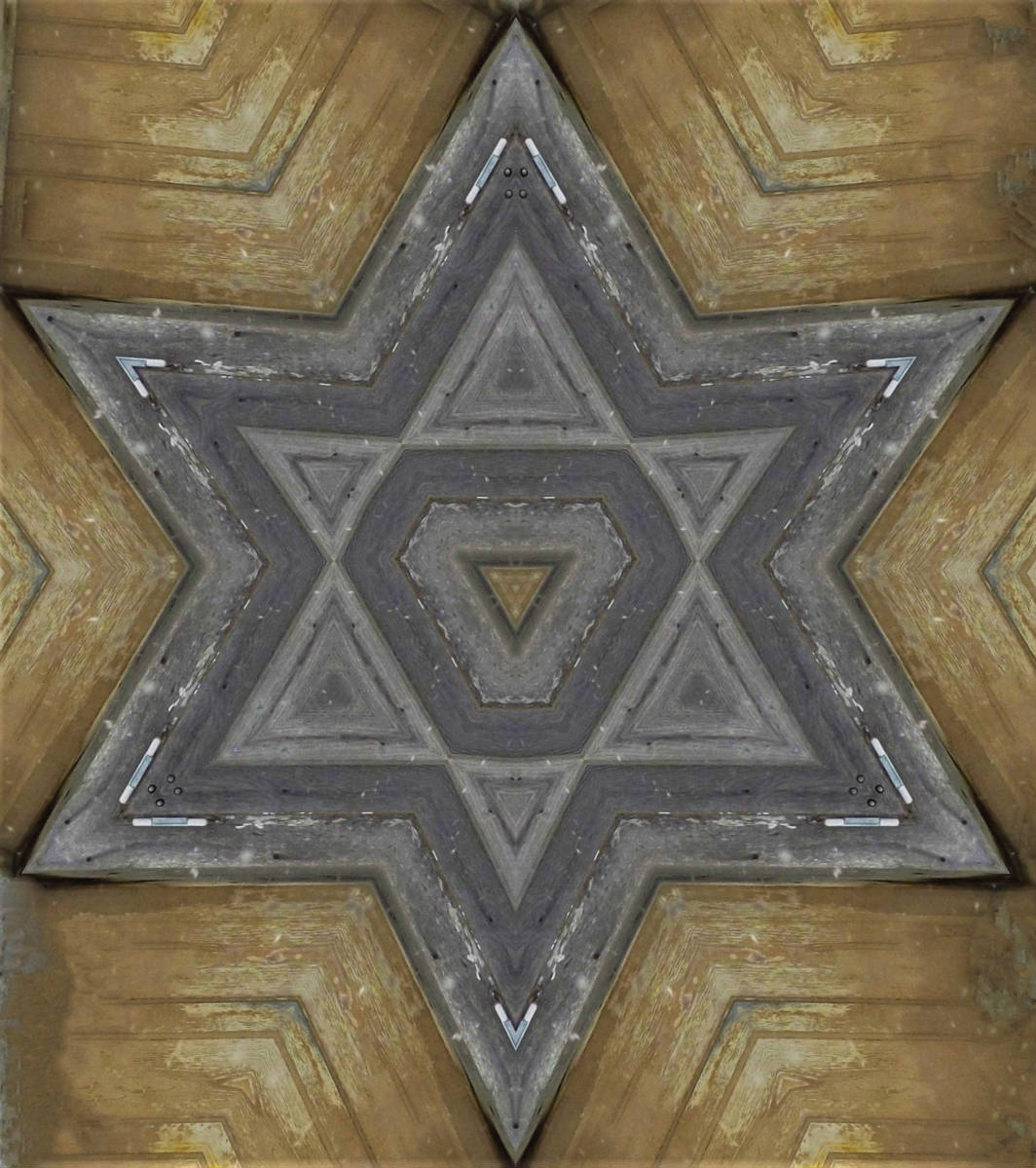 Solve 6 POINTED STAR jigsaw puzzle online with 224 pieces