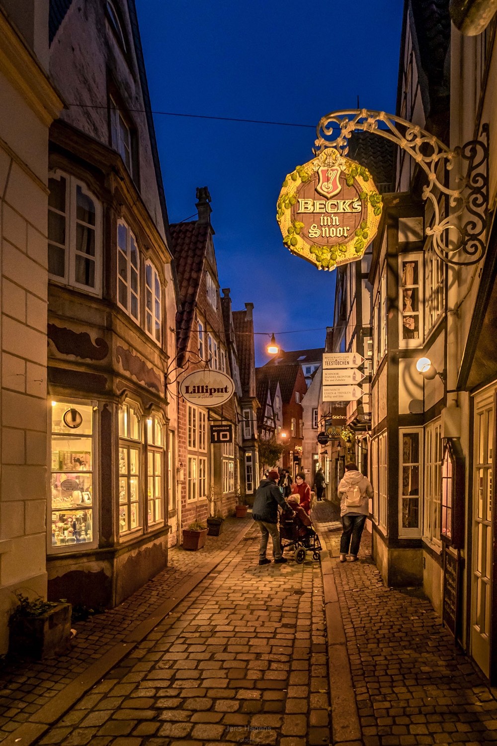 Solve Medieval Schnoor, Bremen, Germany jigsaw puzzle online with 294 ...