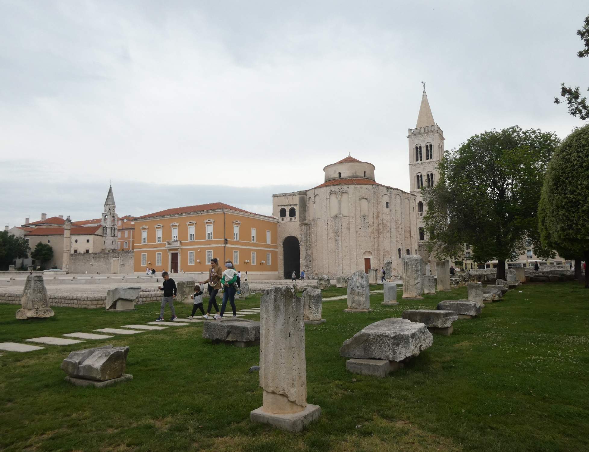 Solve Zadar - Chorvatsko jigsaw puzzle online with 221 pieces