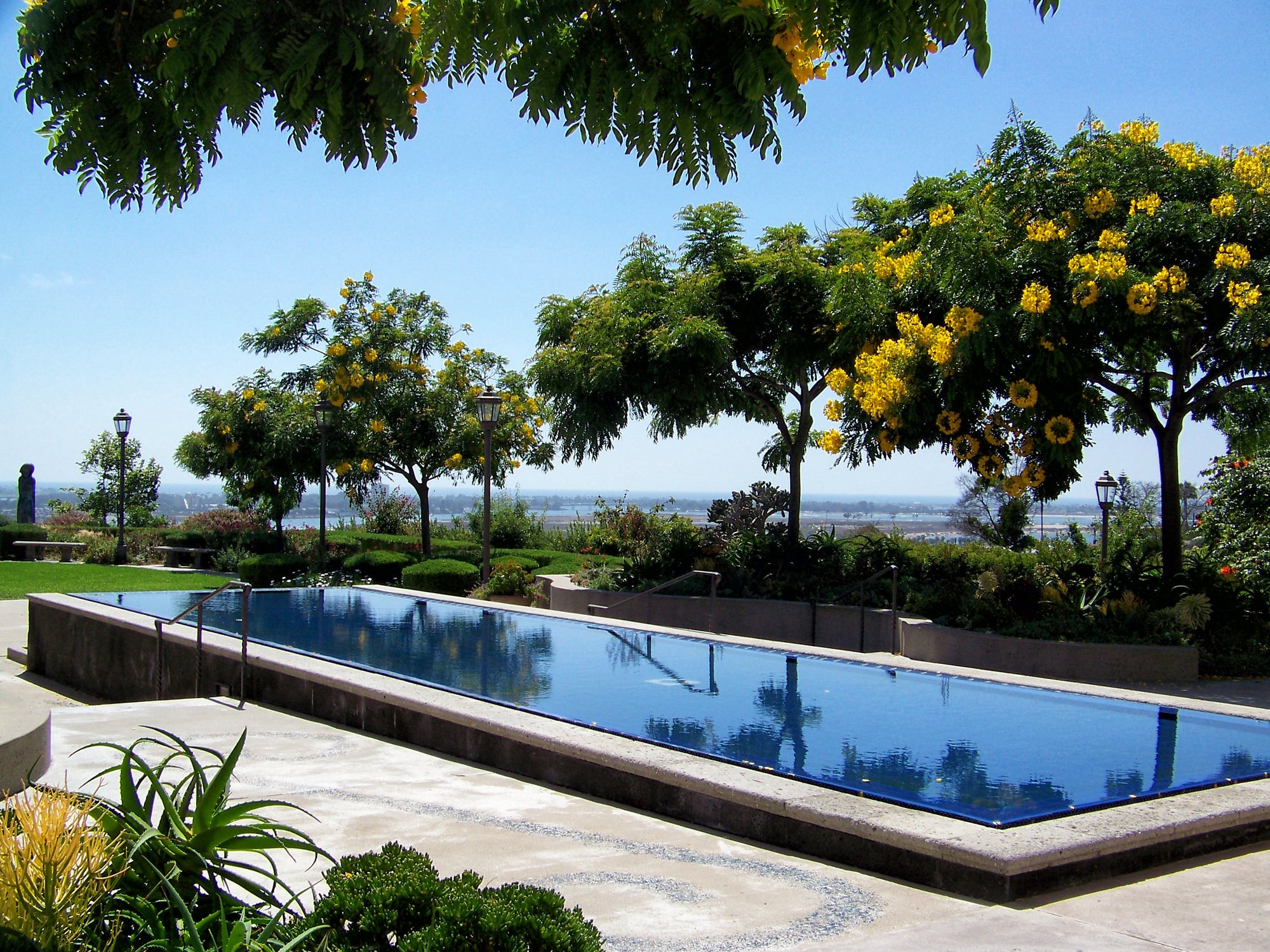 Solve USD - Campus - Reflection Pool - Gold Medallion Trees jigsaw ...
