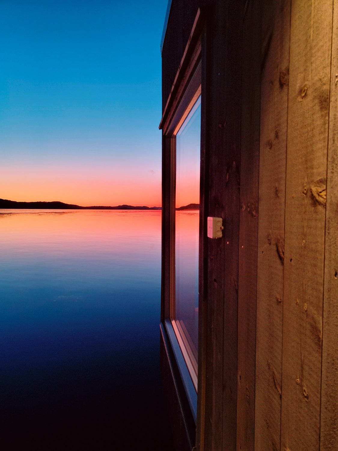 Solve Sunset reflection jigsaw puzzle online with 192 pieces