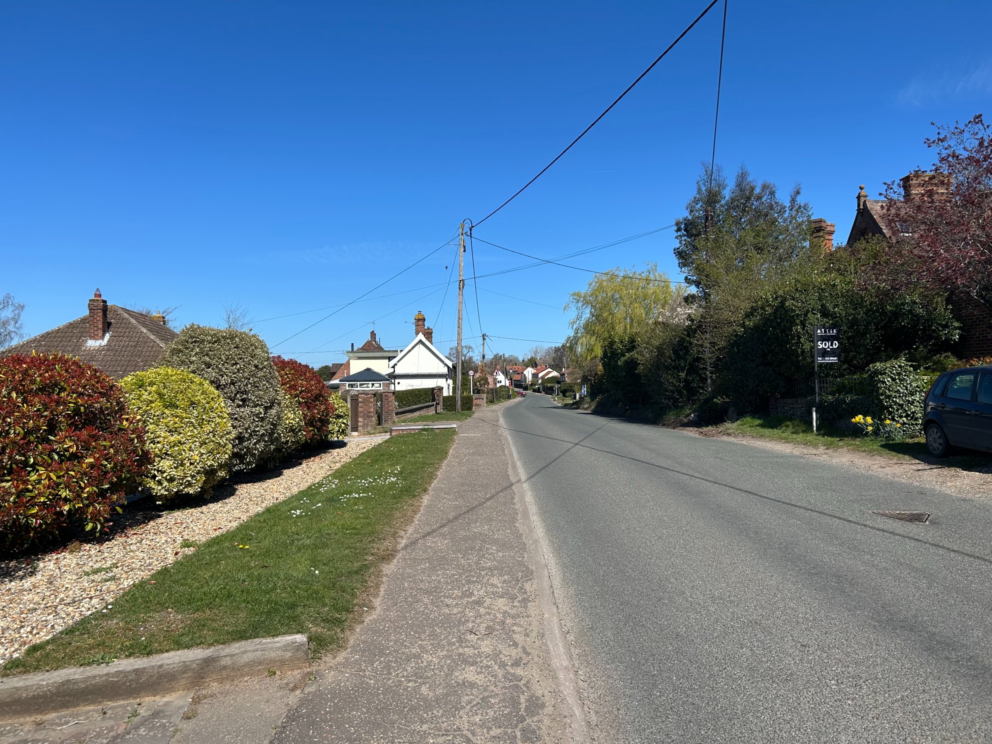 Solve Street View jigsaw puzzle online with 80 pieces