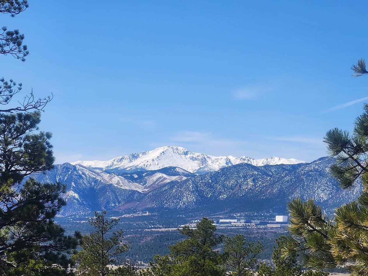 Solve Pikes Peak, Colorado jigsaw puzzle online with 357 pieces