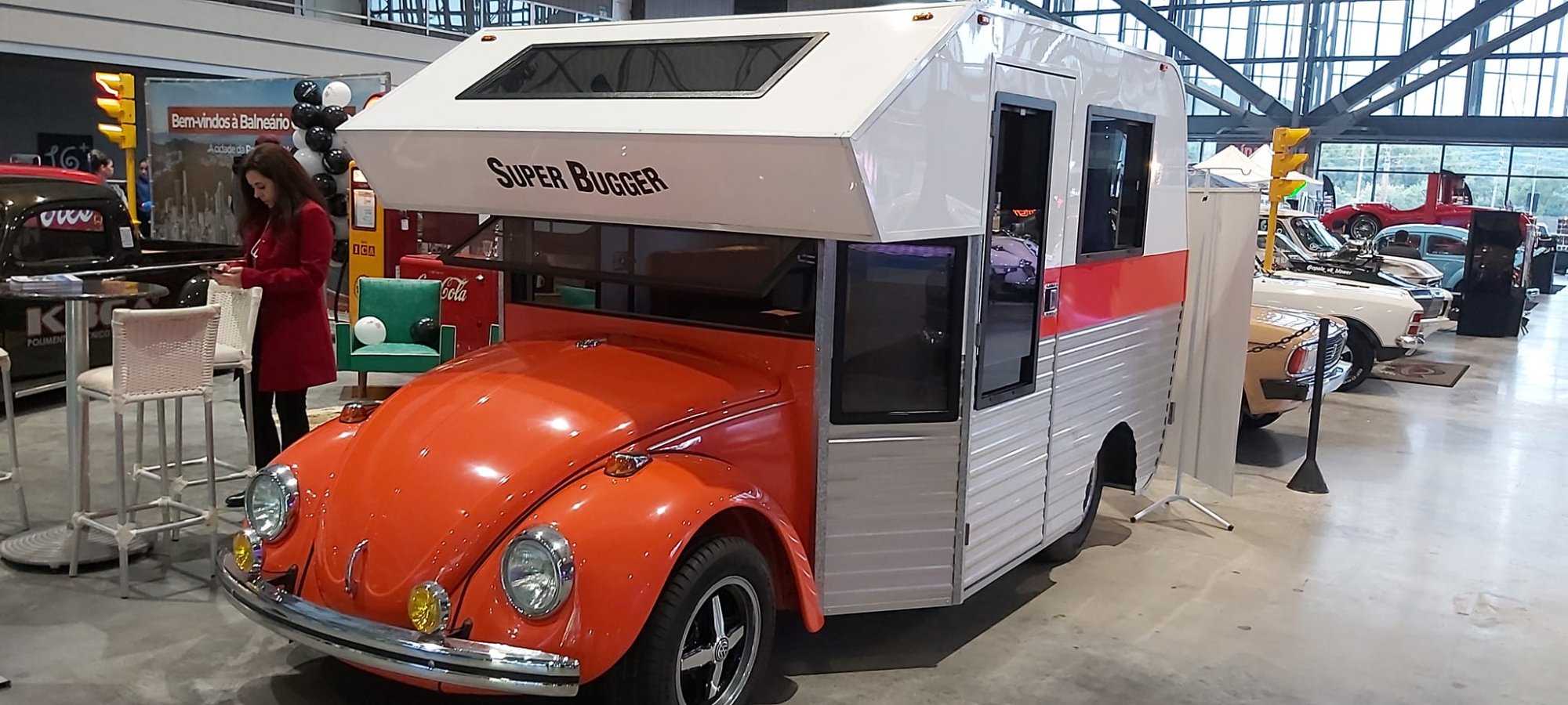 Solve VW Beetle 'Camper' jigsaw puzzle online with 210 pieces