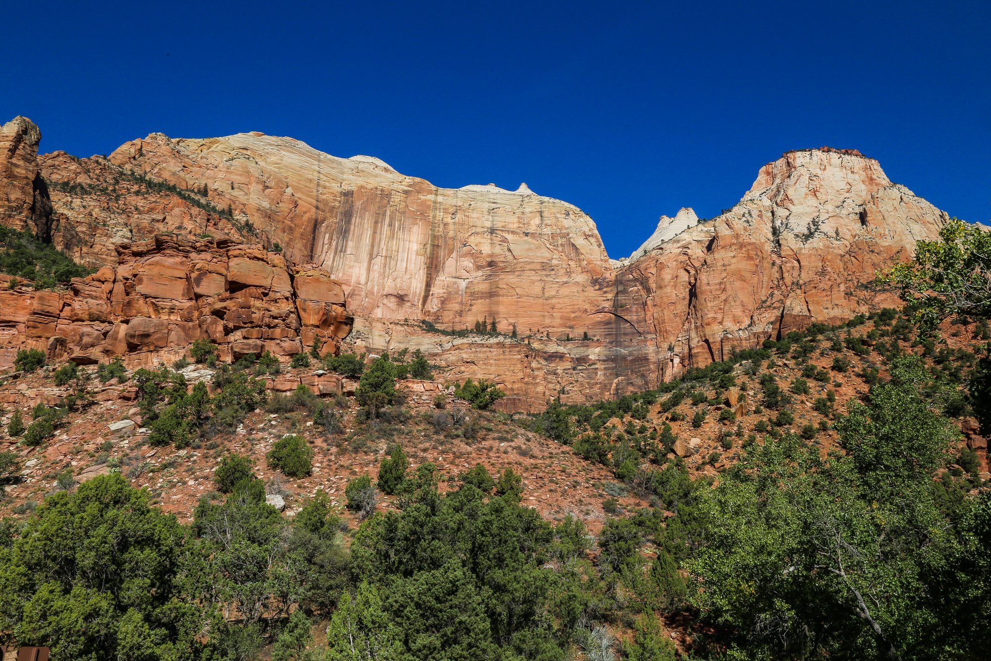 Solve UTAH jigsaw puzzle online with 96 pieces