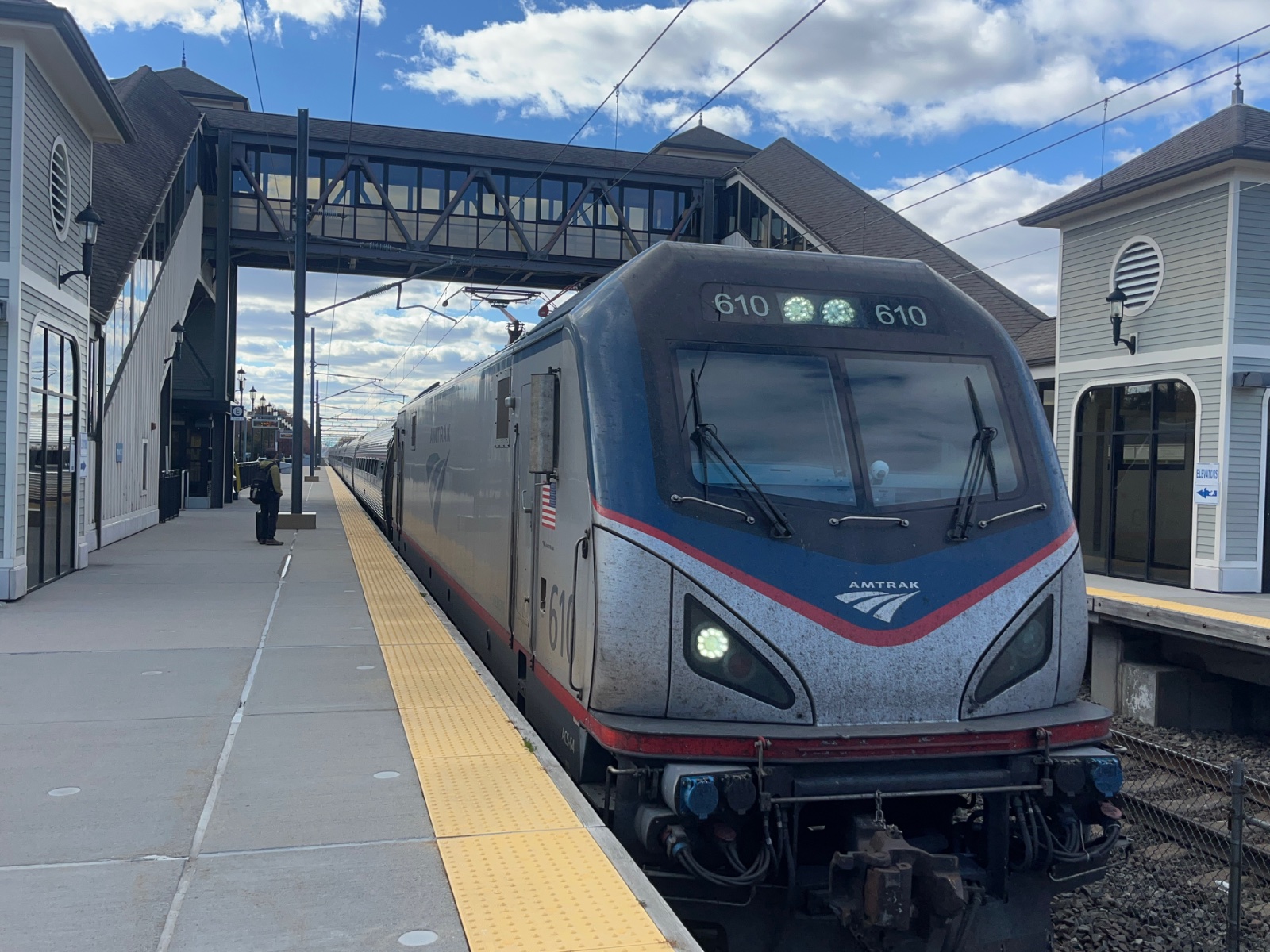 Solve Amtrak in Kingston, RI jigsaw puzzle online with 48 pieces