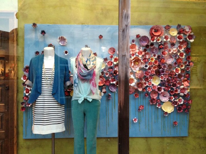 Solve Window Display jigsaw puzzle online with 63 pieces