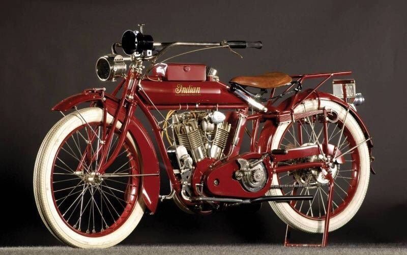 Solve 1915 Indian Motorcycle jigsaw puzzle online with 104 pieces
