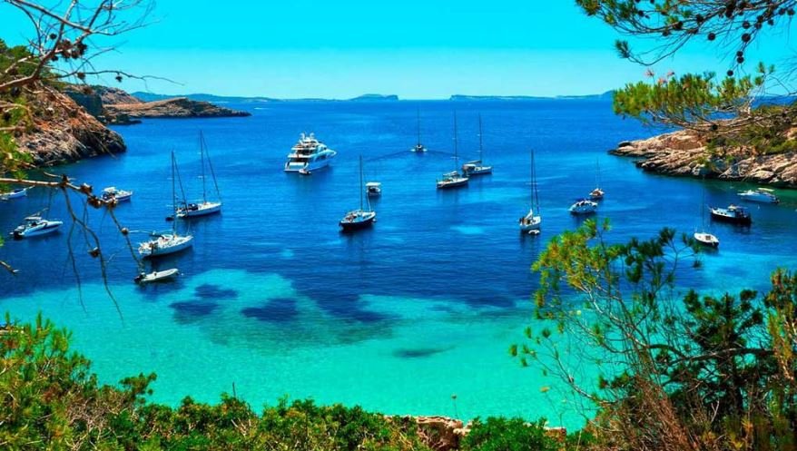 Solve "Isle of Ibiza, Spain" jigsaw puzzle online with 66 pieces