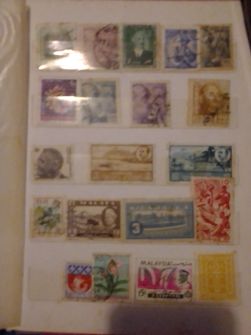 Solve Stamps jigsaw puzzle online with 12 pieces