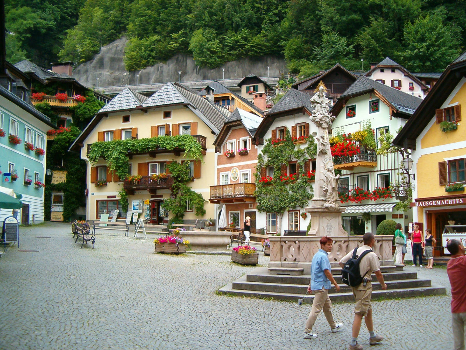 Jigsaw Puzzle | 540 pieces | Hallstatt main square | Jigidi