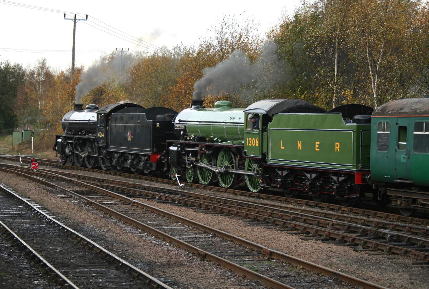 Solve Class B1's 61264 and 1306 Mayflower at Barrow Hill 2007. jigsaw ...
