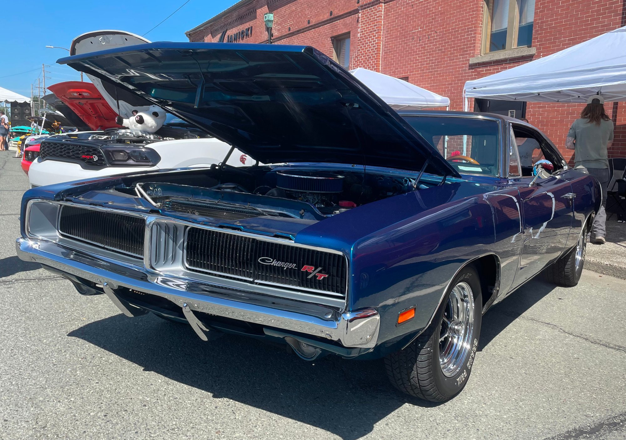 Solve 1969 Dodge Charger R/T jigsaw puzzle online with 88 pieces