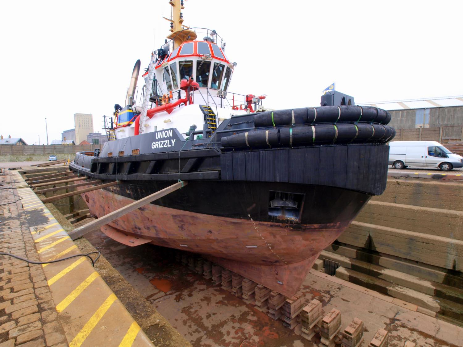 Solve Tug, "Union Grizzly" in drydock, Antwerp!! jigsaw puzzle online ...