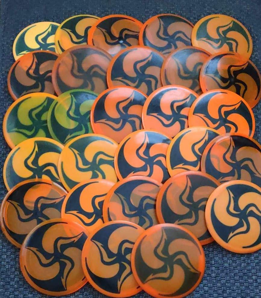 Solve frisbeefrisbee jigsaw puzzle online with 224 pieces