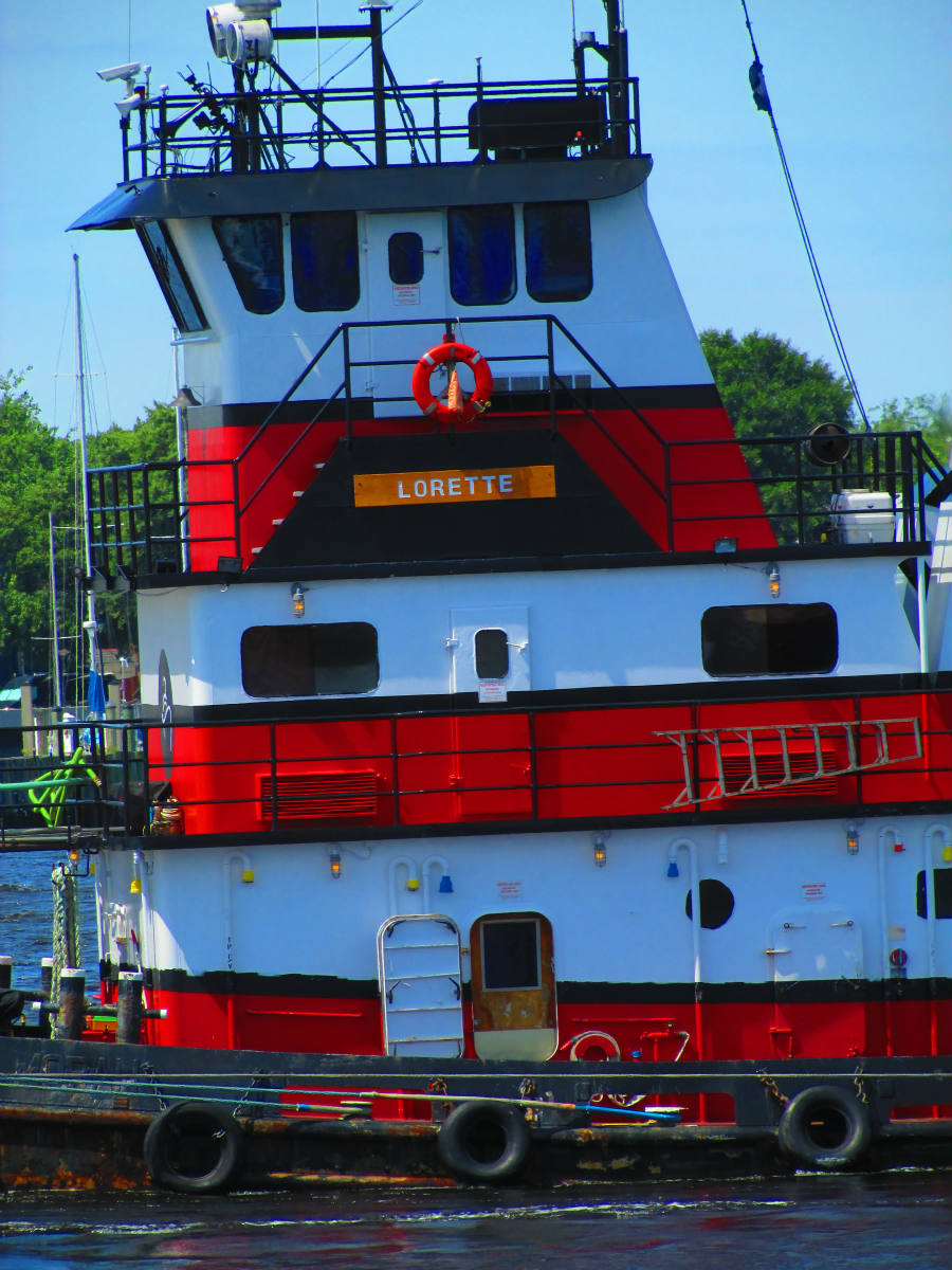 Solve Lorette the Tugboat jigsaw puzzle online with 130 pieces