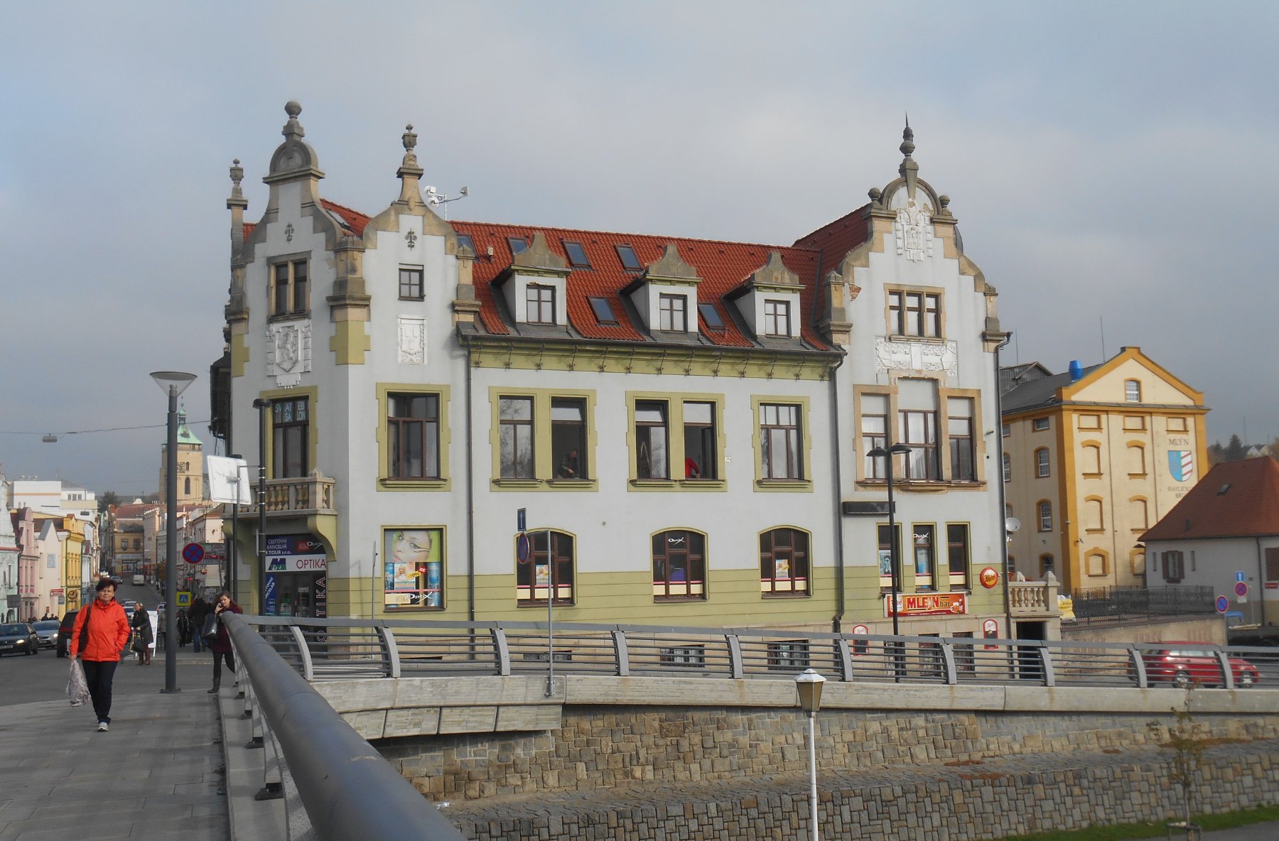 Solve HAVLÍČKUV BROD jigsaw puzzle online with 54 pieces