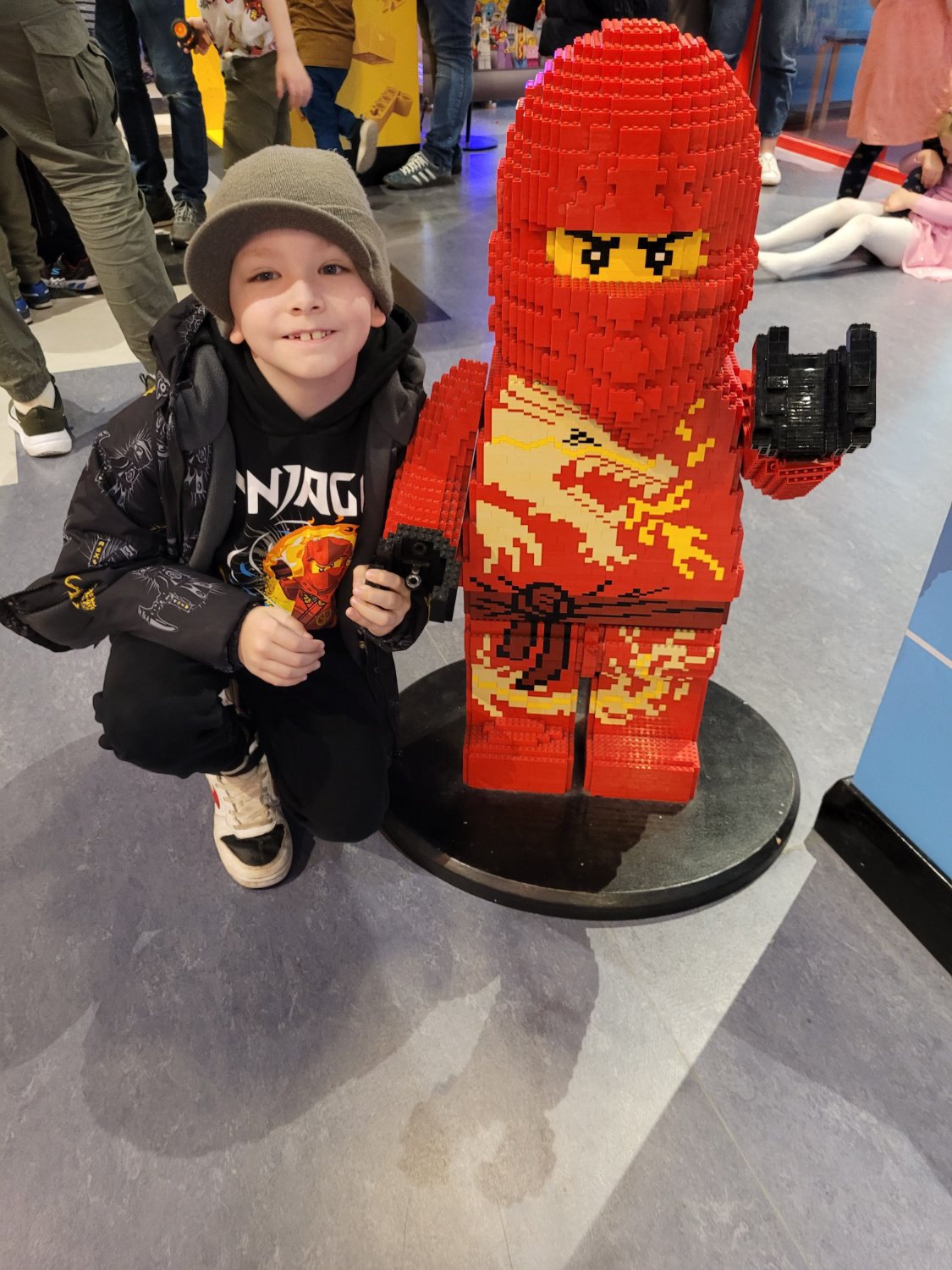 Solve Ninjago jigsaw puzzle online with 130 pieces