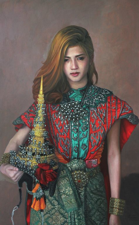 Solve Thai Portrait jigsaw puzzle online with 96 pieces