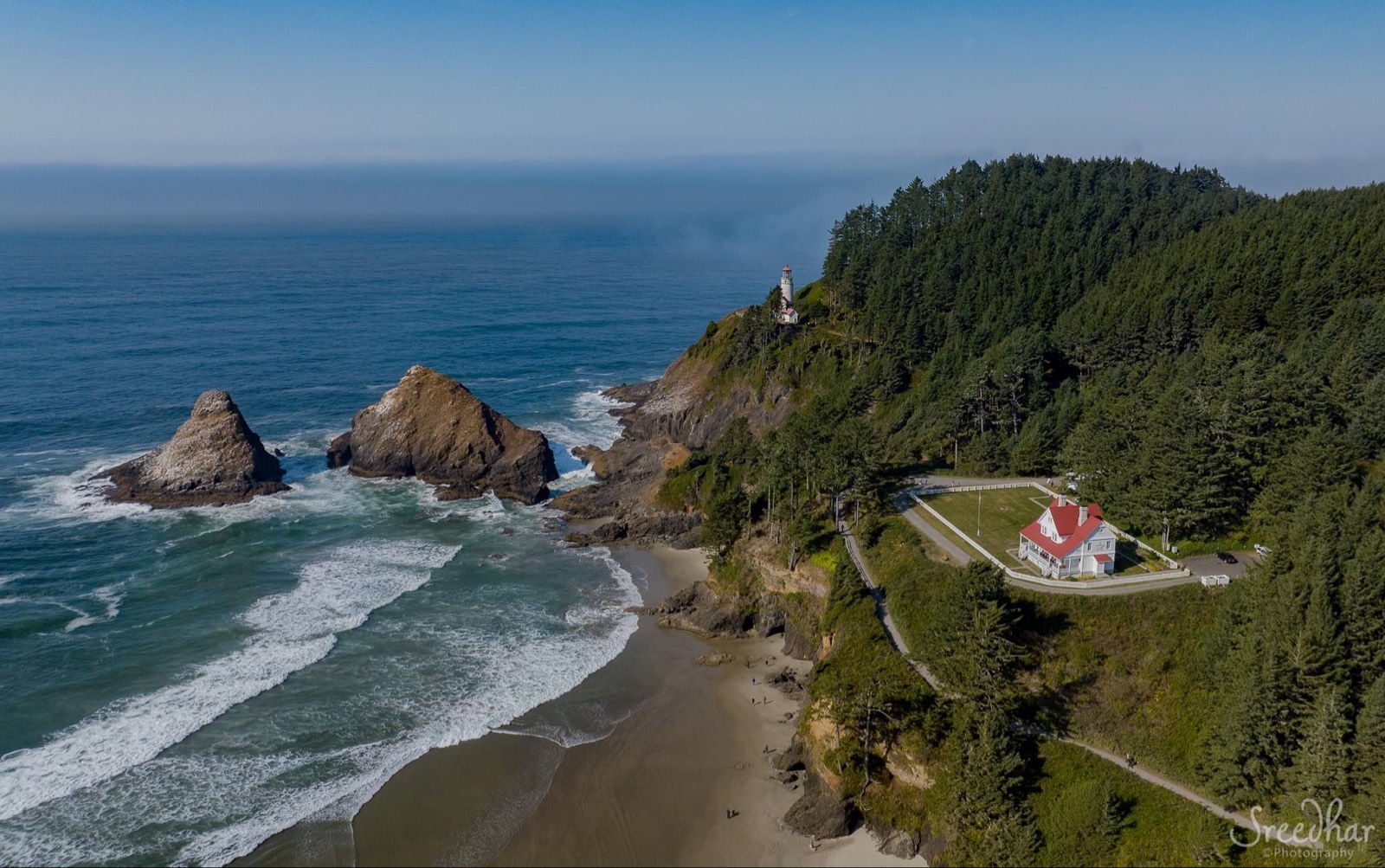 Solve Oregon Beach jigsaw puzzle online with 198 pieces