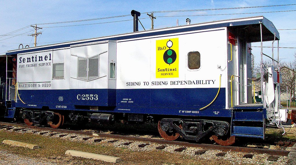 Solve B&O Sentinel C-2553 jigsaw puzzle online with 153 pieces