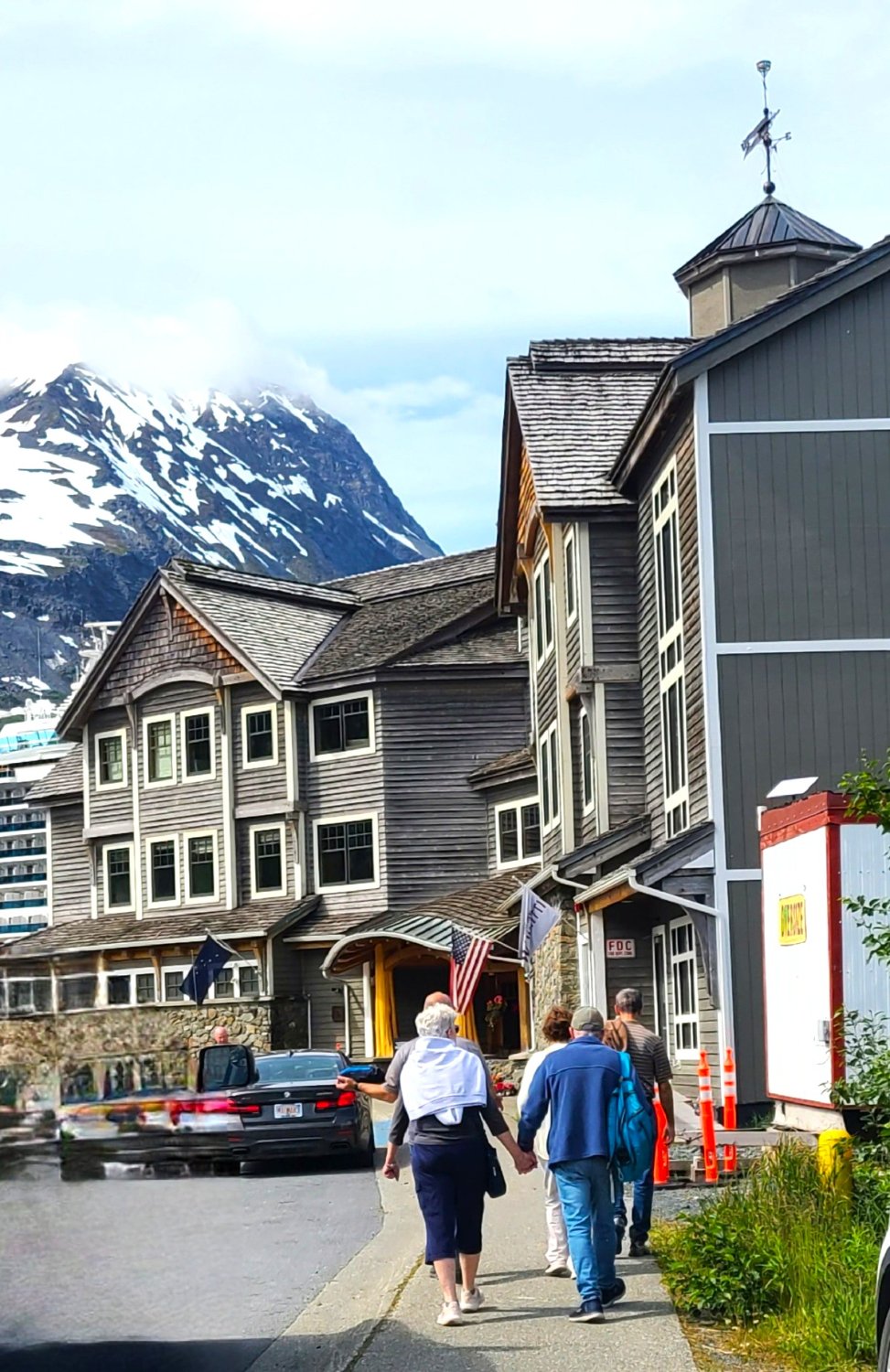 Solve Kelly in Alaska - Strolling in Whittier jigsaw puzzle online with ...