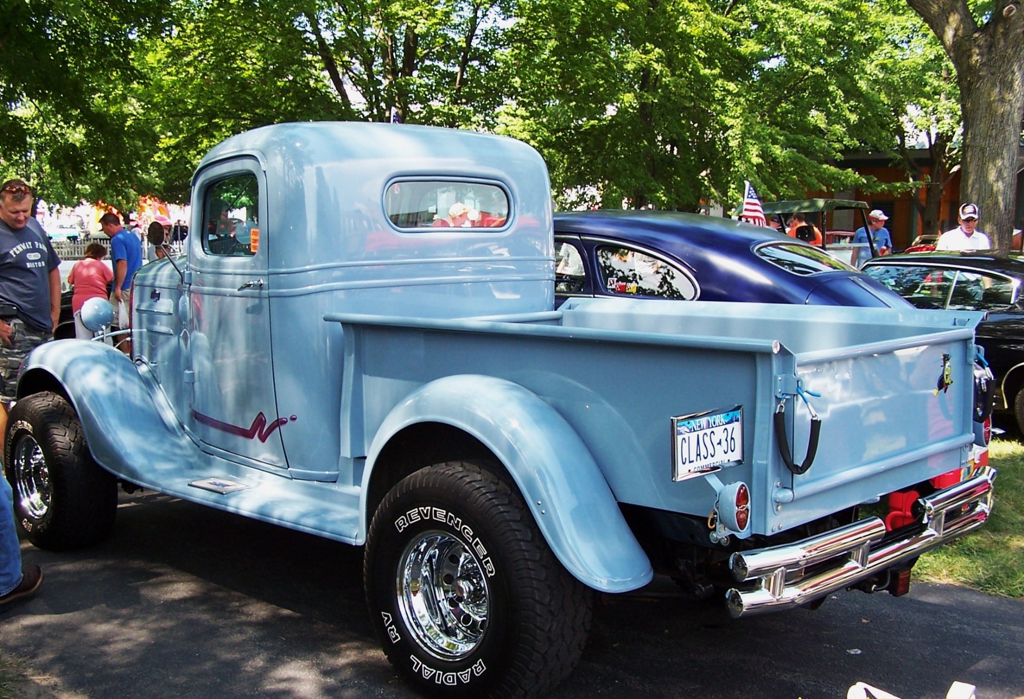 Solve 1936 Chevy Pickup--Rear jigsaw puzzle online with 96 pieces