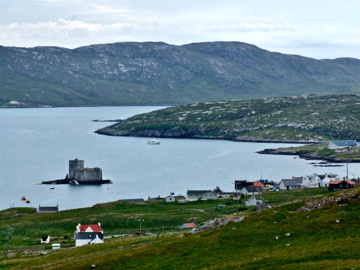 Solve Scene from The Hebrides, Scotland jigsaw puzzle online with 99 pieces