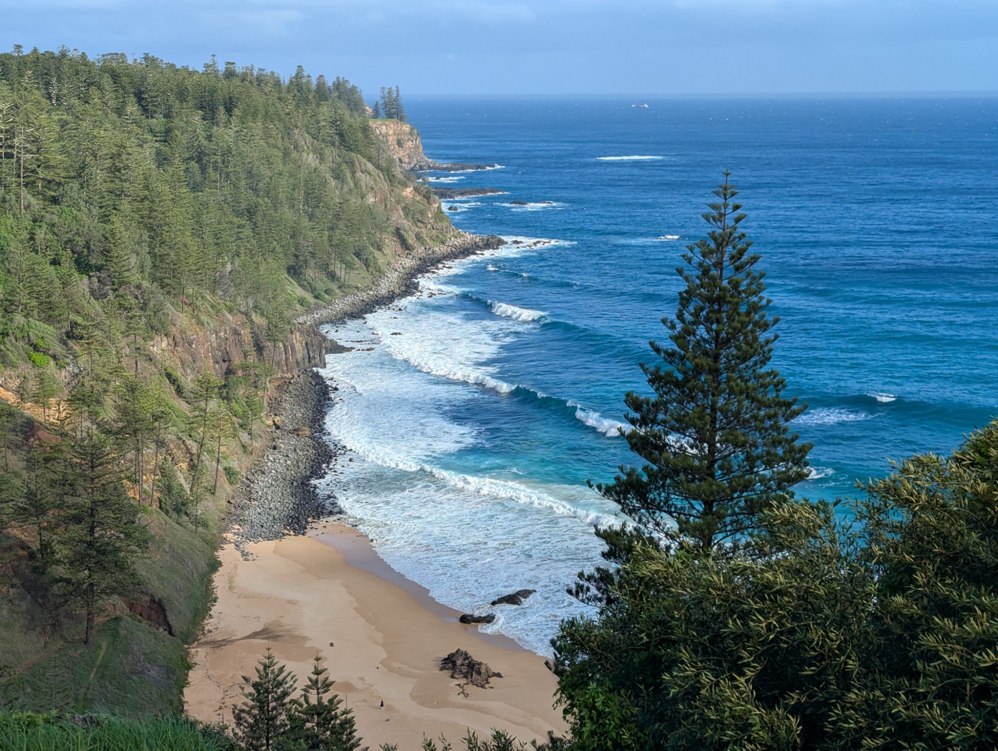 Solve Seascape jigsaw puzzle online with 336 pieces