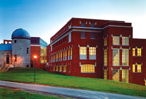 Solve Syracuse University College of Law jigsaw puzzle online with 24 ...