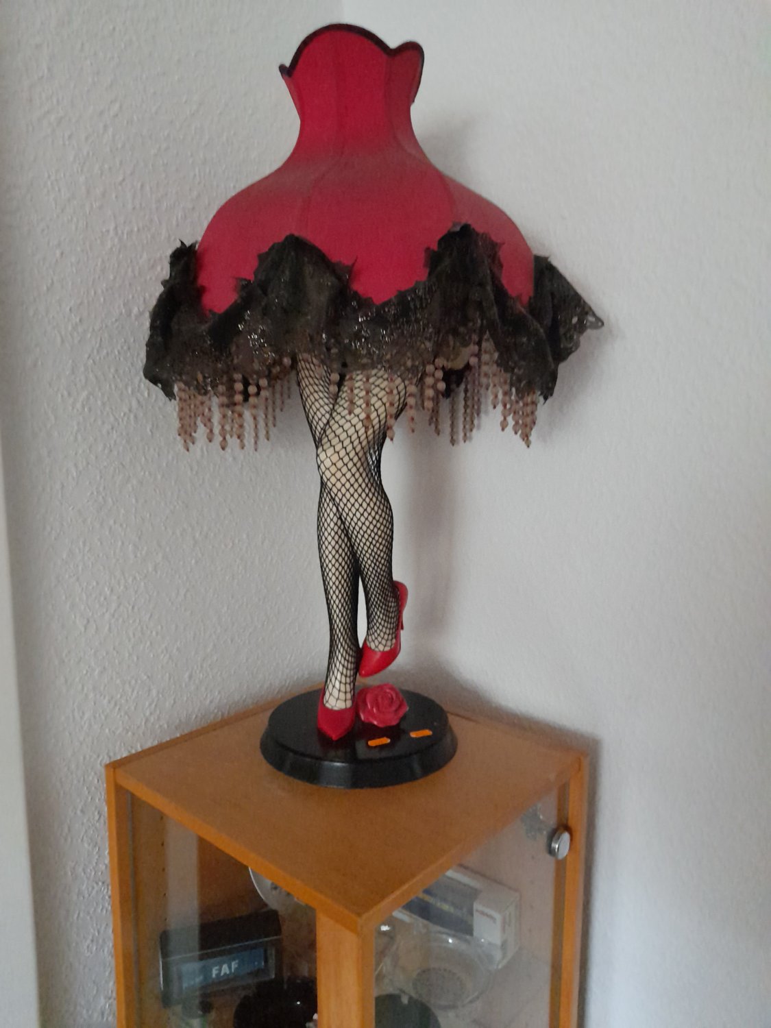 Solve lamp jigsaw puzzle online with 165 pieces