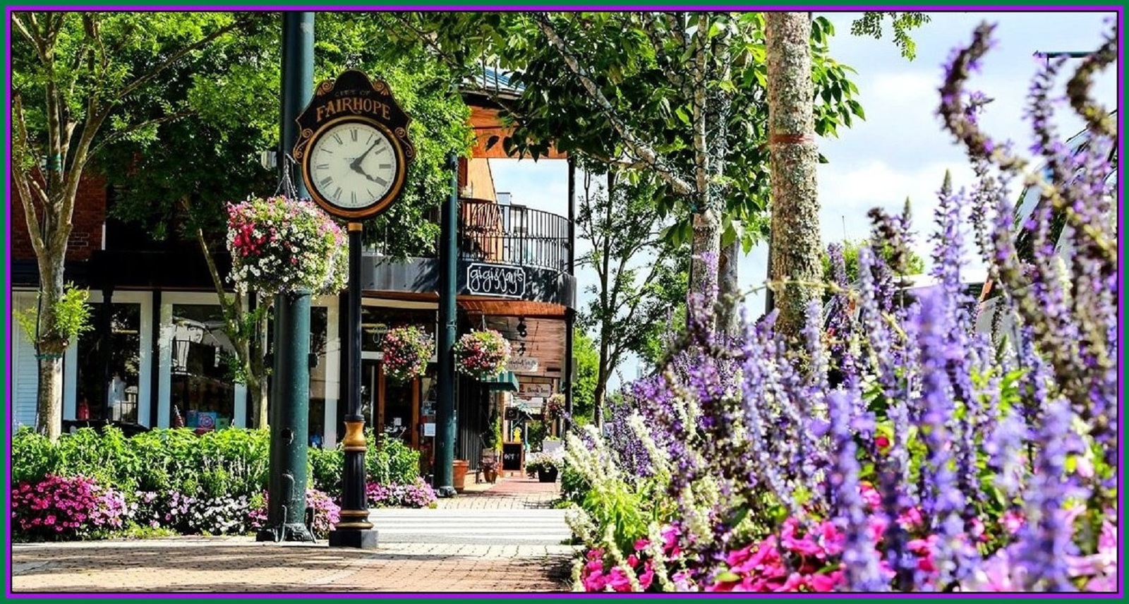 Solve Small Town Charm on Mobile Bay jigsaw puzzle online with 364 pieces