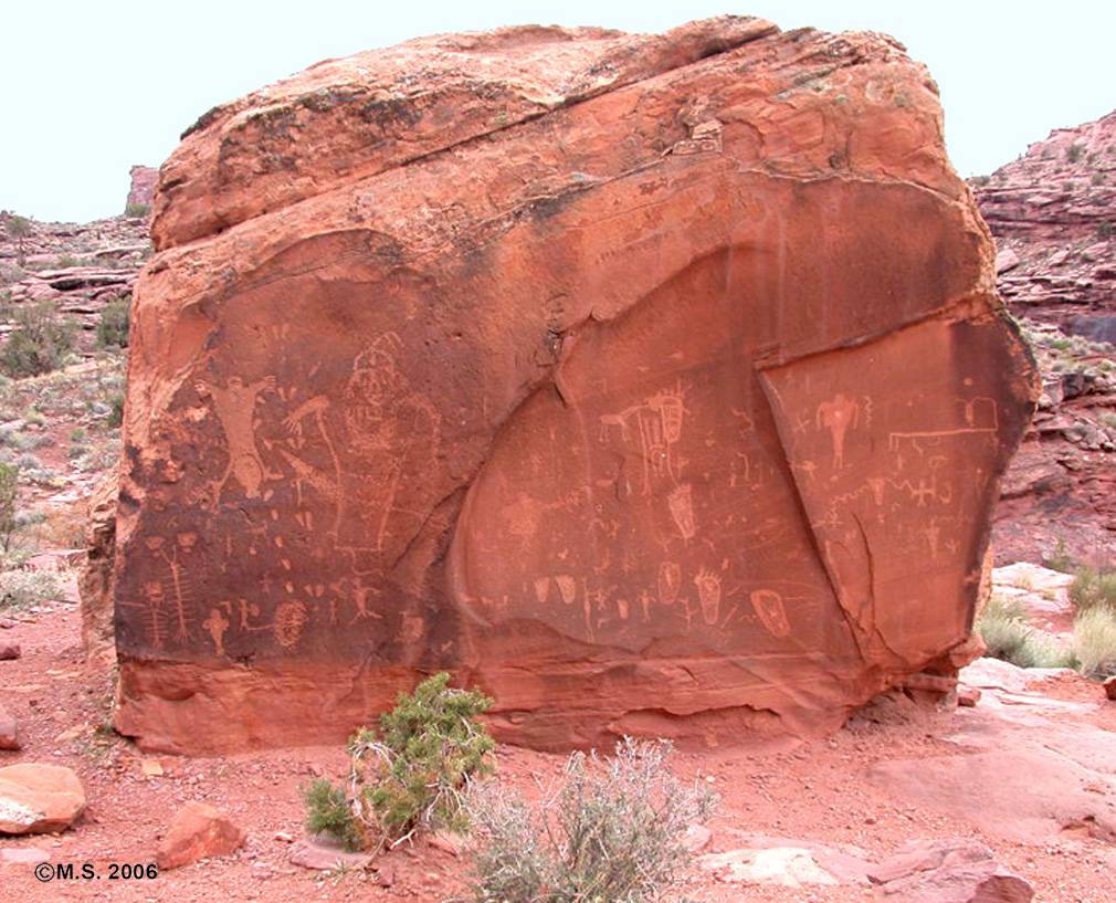 Jigsaw Puzzle | 88 pieces | "Birthing Rock", rock art, Moab, Utah. | Jigidi