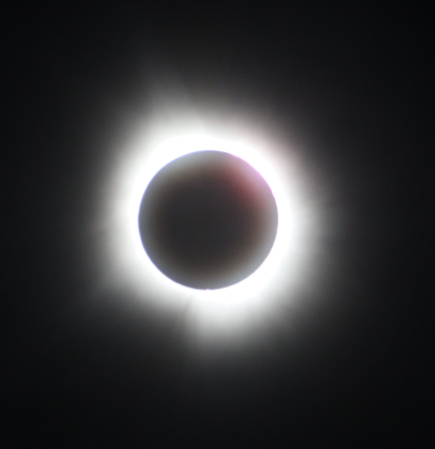 Solve Eclipse jigsaw puzzle online with 72 pieces