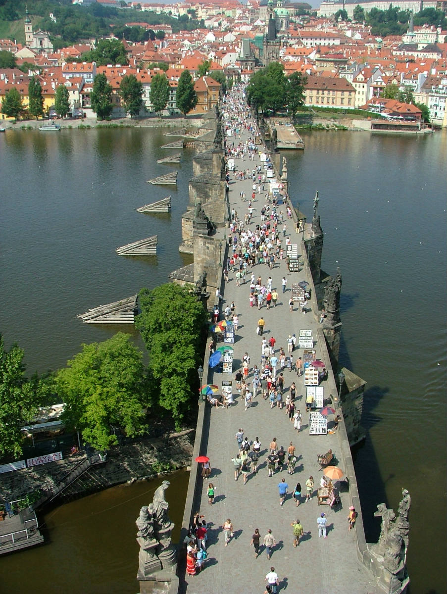 Solve Charles bridge, Prague jigsaw puzzle online with 192 pieces