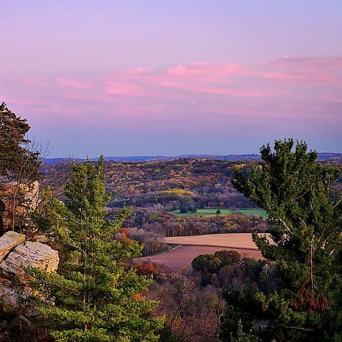 Solve Baraboo, WI jigsaw puzzle online with 81 pieces