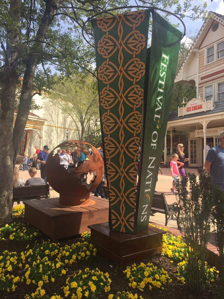 Solve Dollywood, Tennessee Festival of Nations jigsaw puzzle online ...