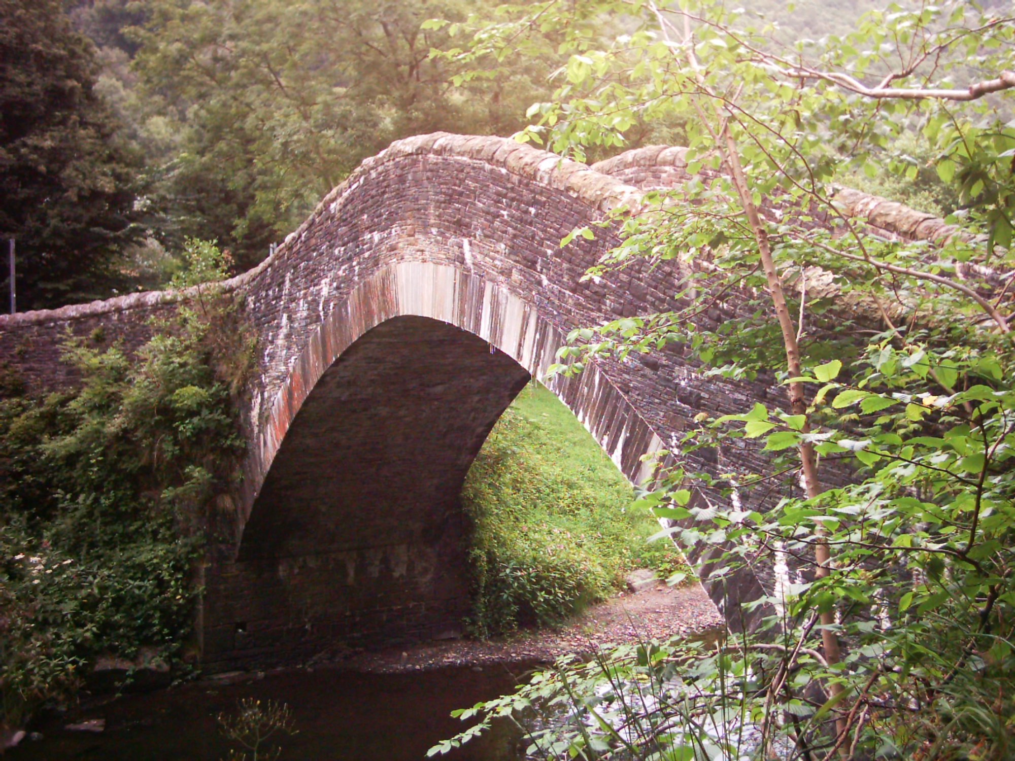 Solve Pontygwaith Bridge, South Wales!! jigsaw puzzle online with 352 ...