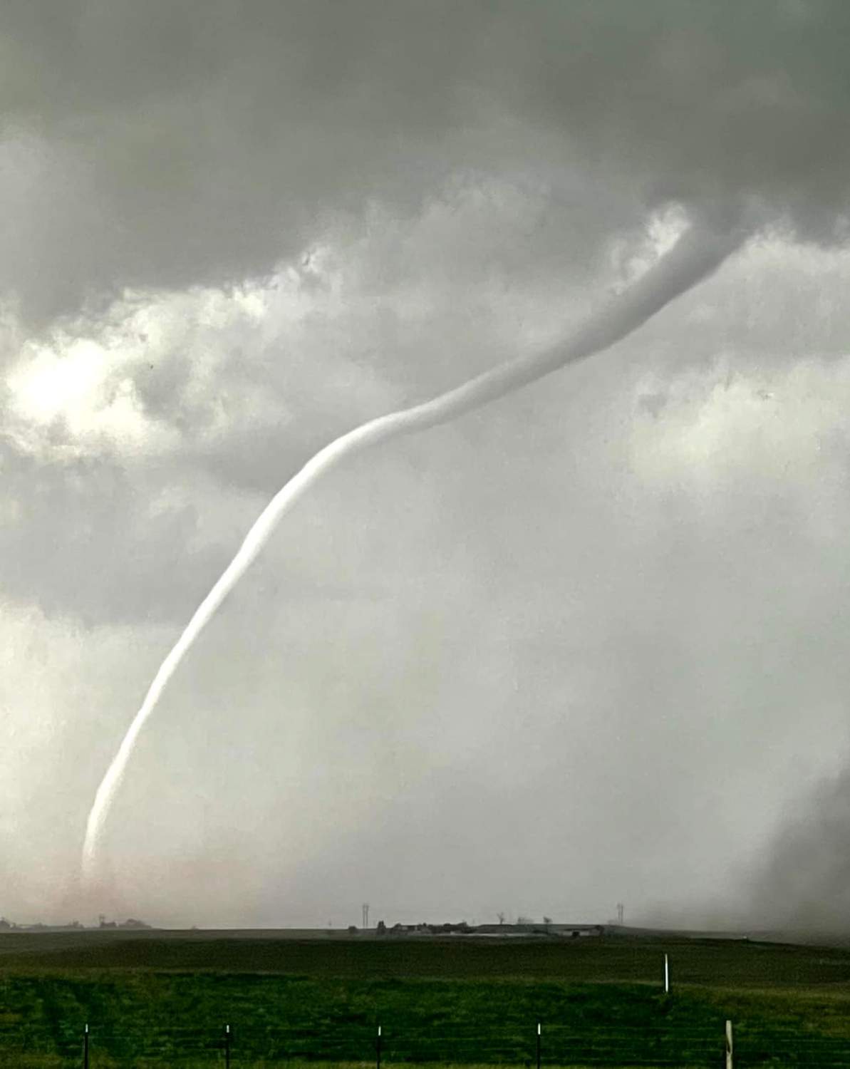 Solve summer tornado jigsaw puzzle online with 130 pieces