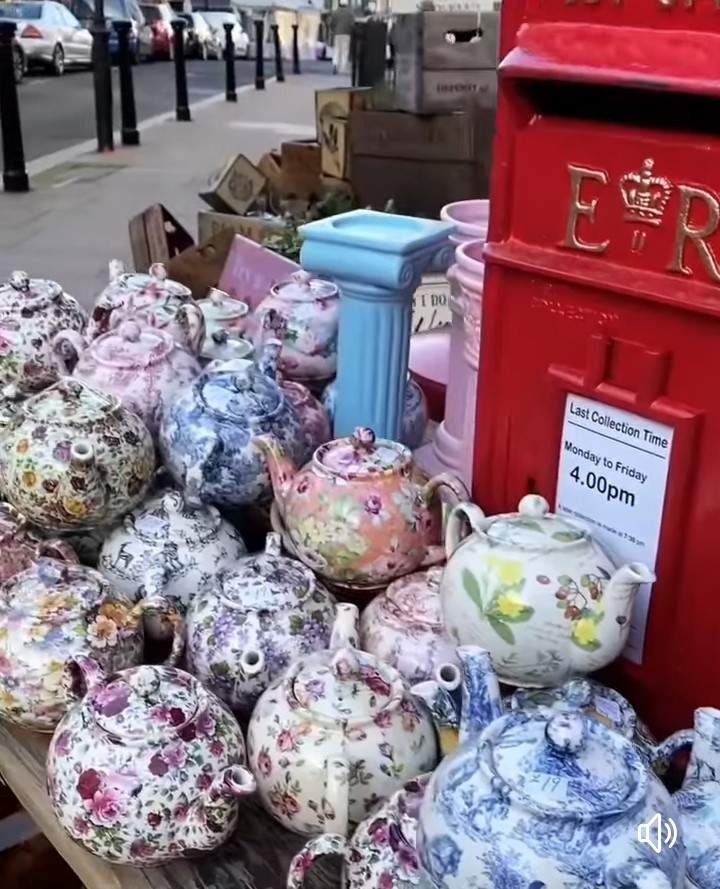 Solve Teapots, Portobello Road, London jigsaw puzzle online with 80 pieces