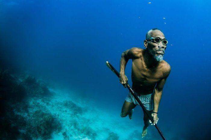 Solve A sea nomad in Bajau, Asia ,whose people can hold breaths for 10 ...