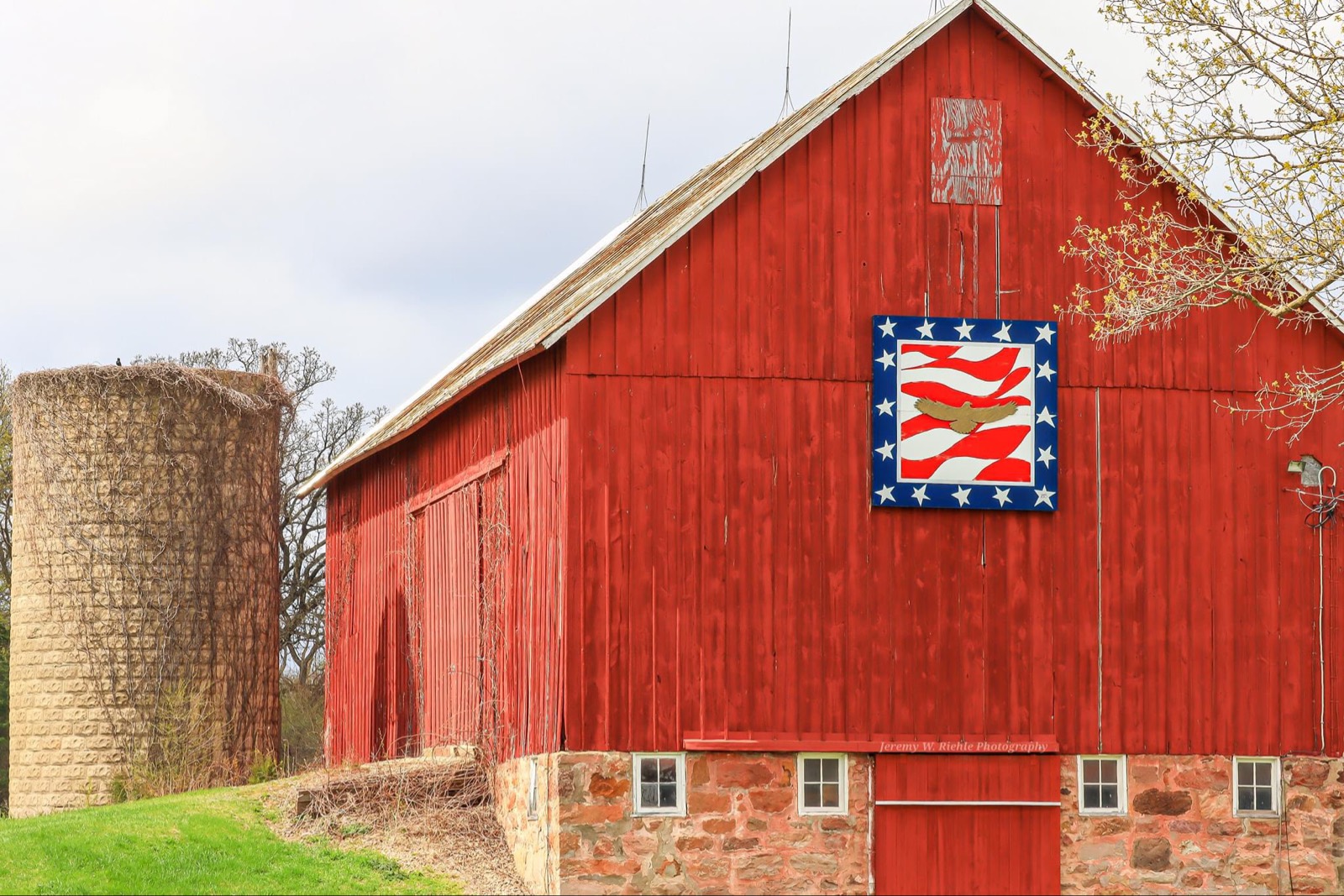Solve Wisconsin jigsaw puzzle online with 187 pieces