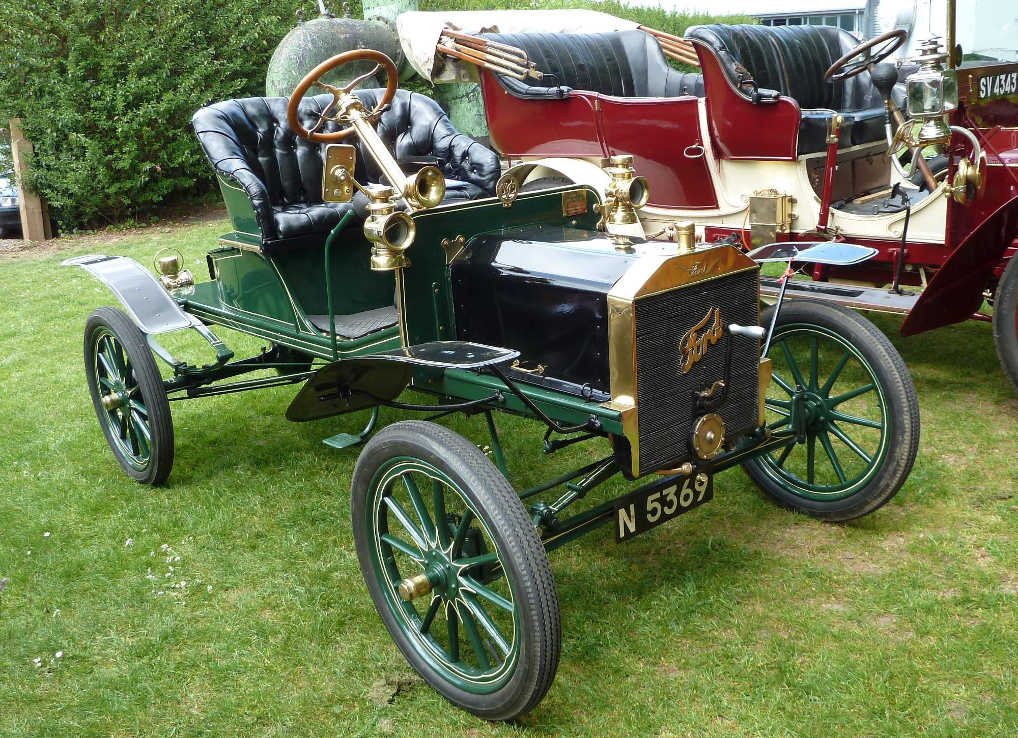 Solve 1906 Ford Model 'N' jigsaw puzzle online with 204 pieces